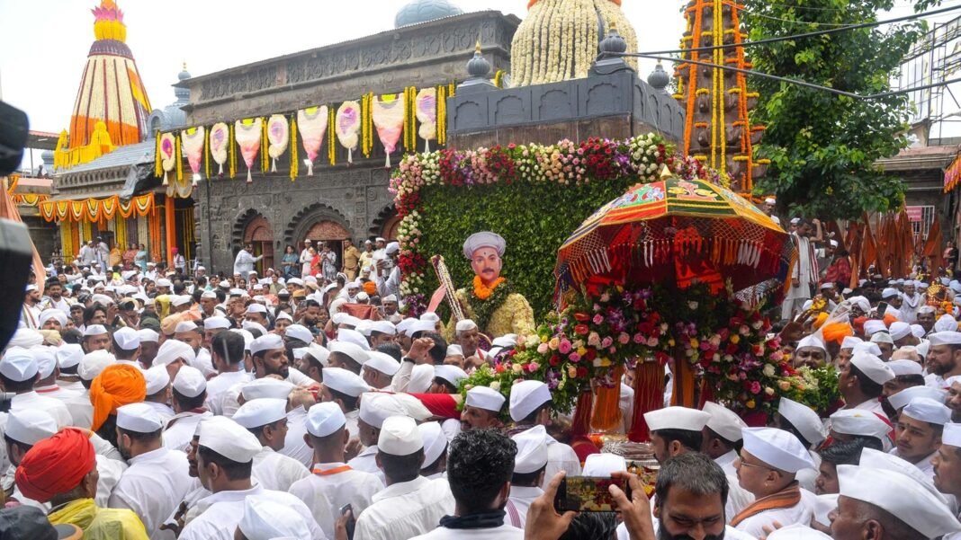 संत तुकोबांच्या वारीचं वेळापत्रक जाहीर; पालखी 7 जुलैला पंढरीकडे ...